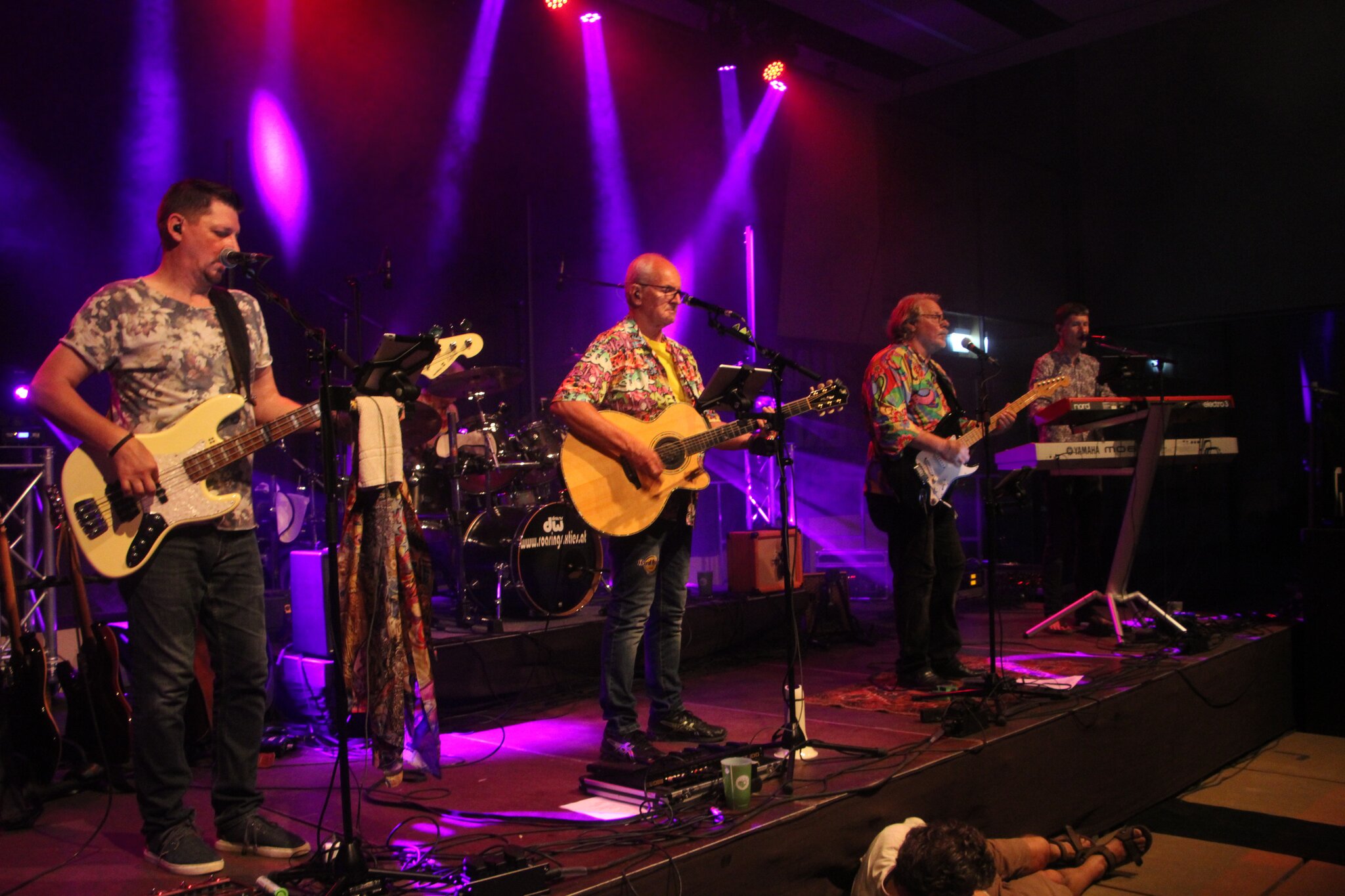 Music Friday: Hits der letzten Jahrzehnte mit Roaring Sixties Company ...