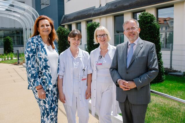 Hietzing: Blühender Therapiegarten hilft beim Schritt zurück ins Leben ...