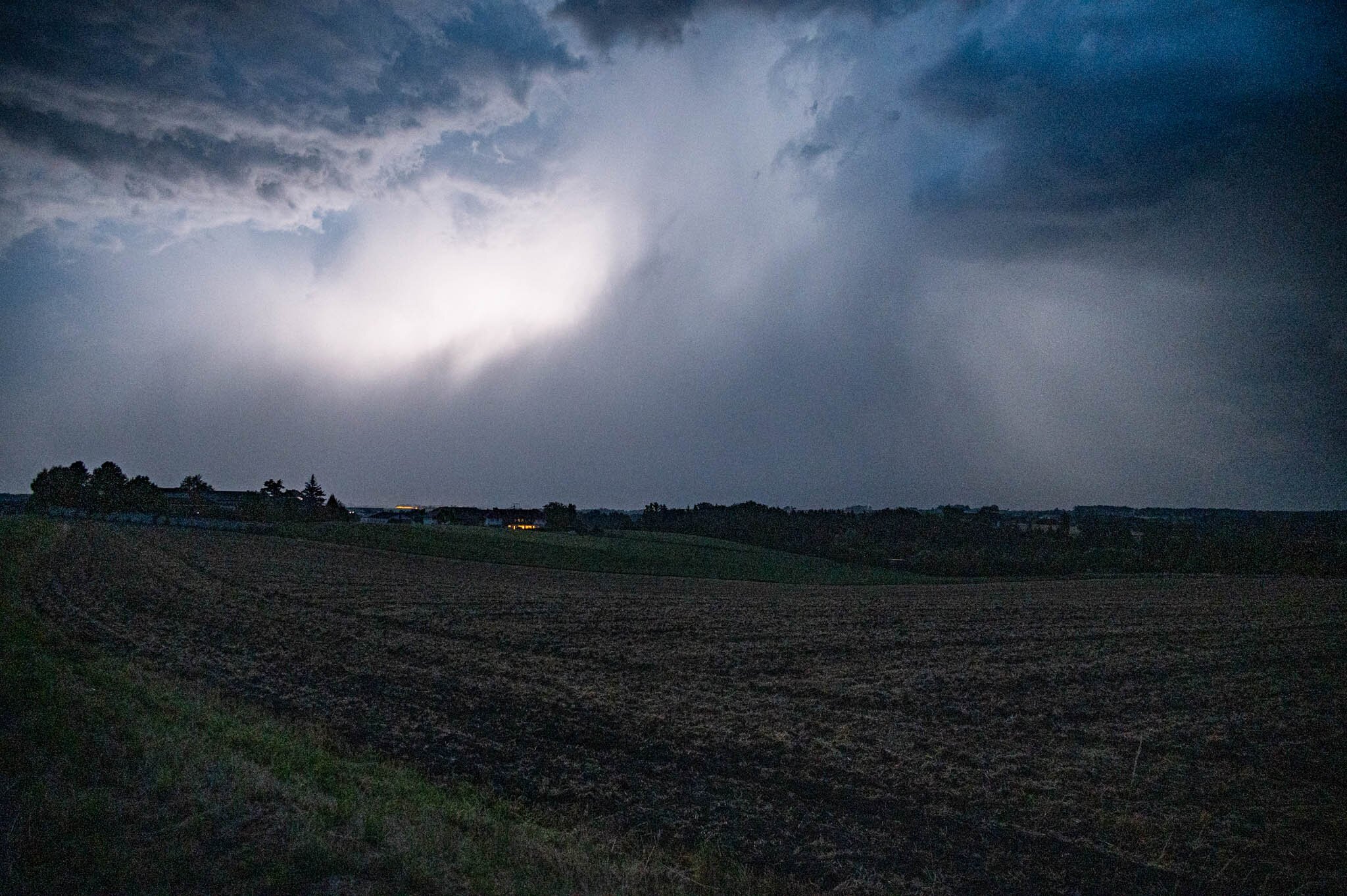 Wetter-Warnung: Abends Gewitter – Starkregen, Hagel und Orkanböen möglich - Oberösterreich