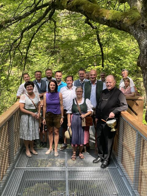 Roßleithen: Neue Aussichtsplattform beim Pießling-Ursprung feierlich eröffnet - Kirchdorf