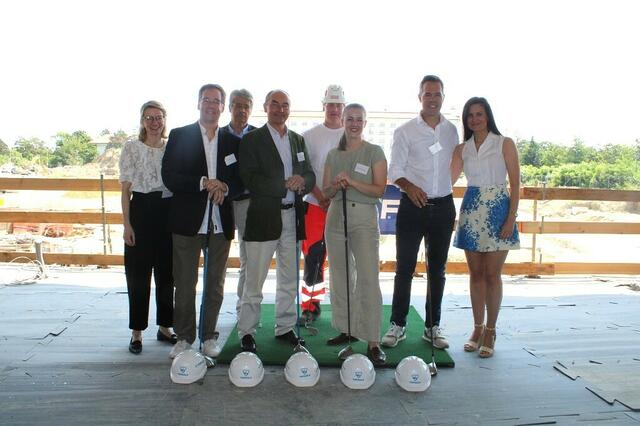 Topgolf Dachgleiche: Bald hunderte neue Arbeitsplätze in Brunn am ...