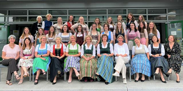 Fotos: Fachschule Andorf präsentiert ihre Abschlussklassen 2024 - Schärding
