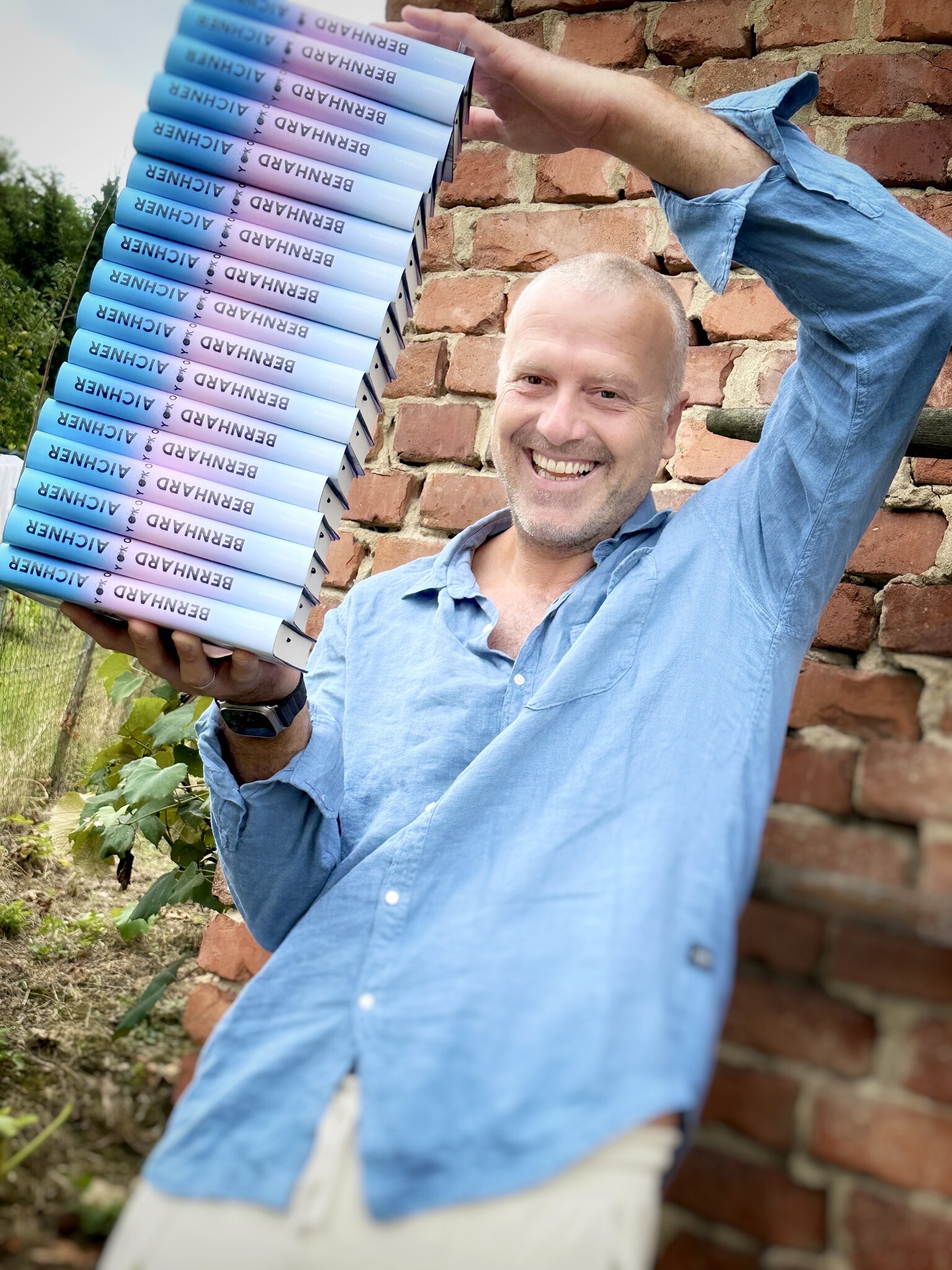 Bernhard Aichner im Interview zum neuen Buch: Yoko: "Wieder eine Heldin ...