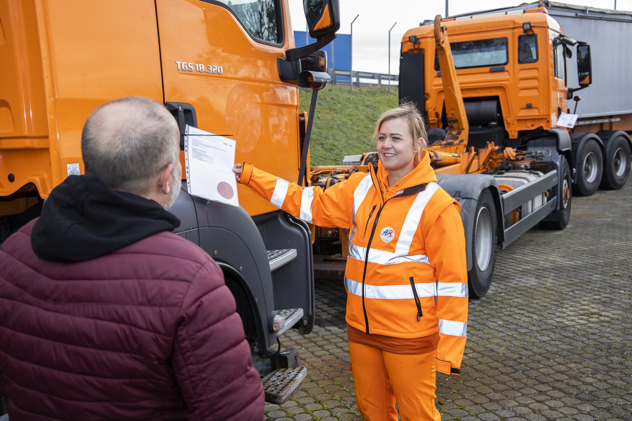 Müllauto bis Bagger: Alte Fahrzeuge der Stadt Wien stehen zum Verkauf ...