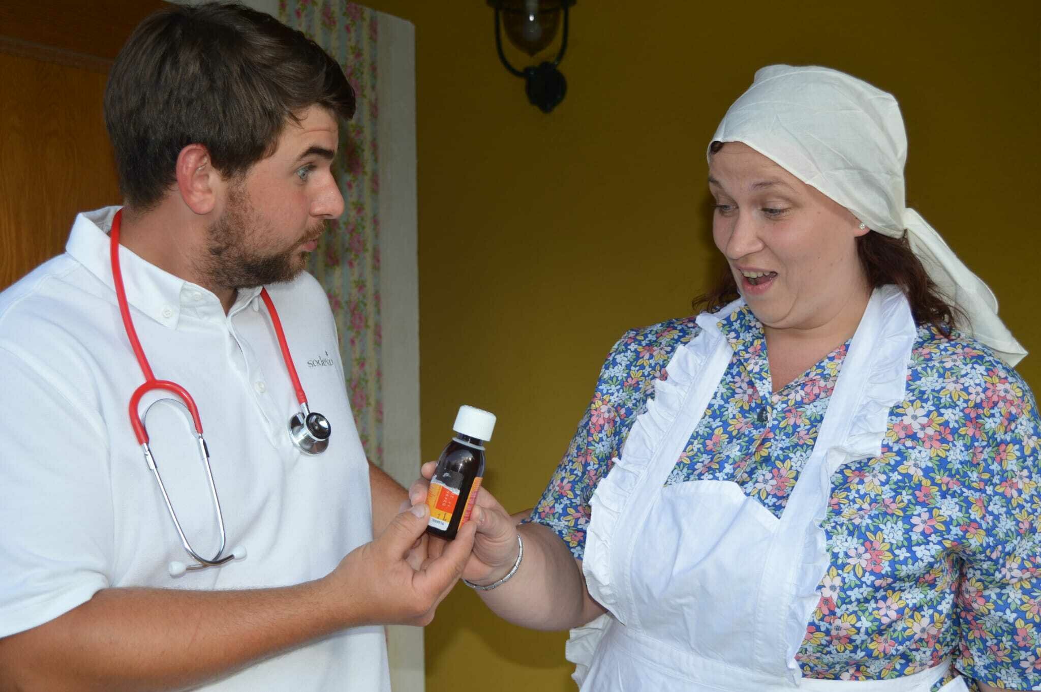 Bezirk Horn: Theatervorstellung Maigen: "IM HIMMEL IST DIE HÖLLE LOS ...