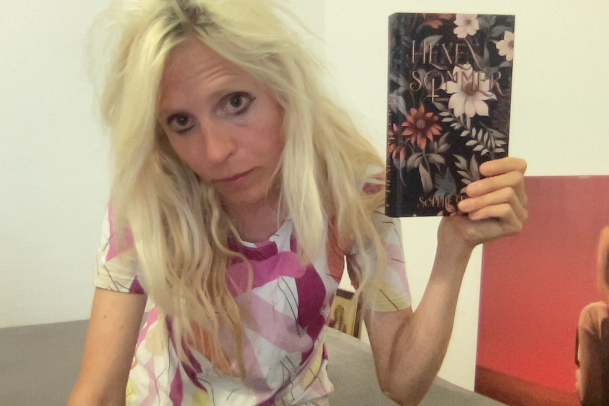 Neuer Roman der Badenerin Sophie Reyer:: "Hexensommer" spürt dem Leid ...