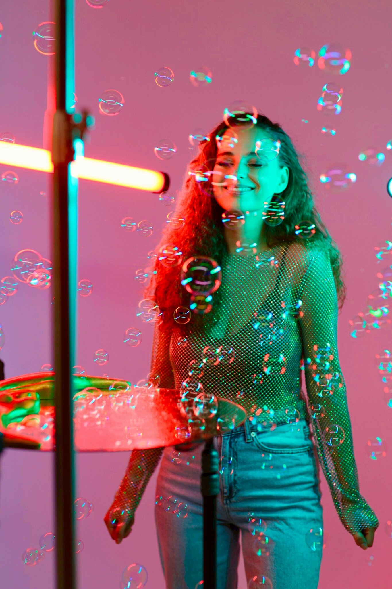 Neuer Song aus Linz: Neiyla verleiht der Liebe mit „Bubble“ eine ...