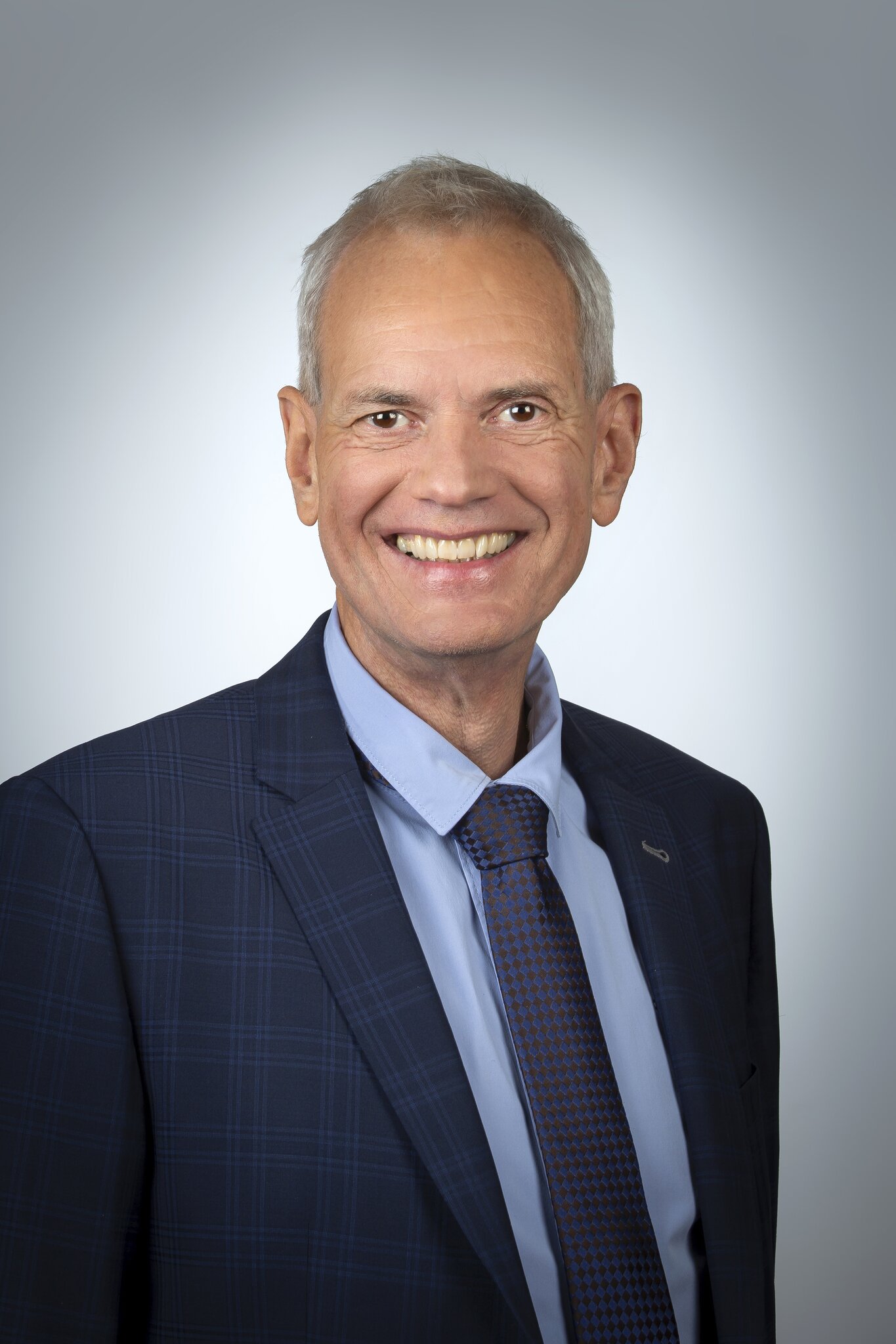 Bezirk Gmunden: Gesamtbeschäftigung am Arbeitsmarkt weiterhin stabil - Salzkammergut