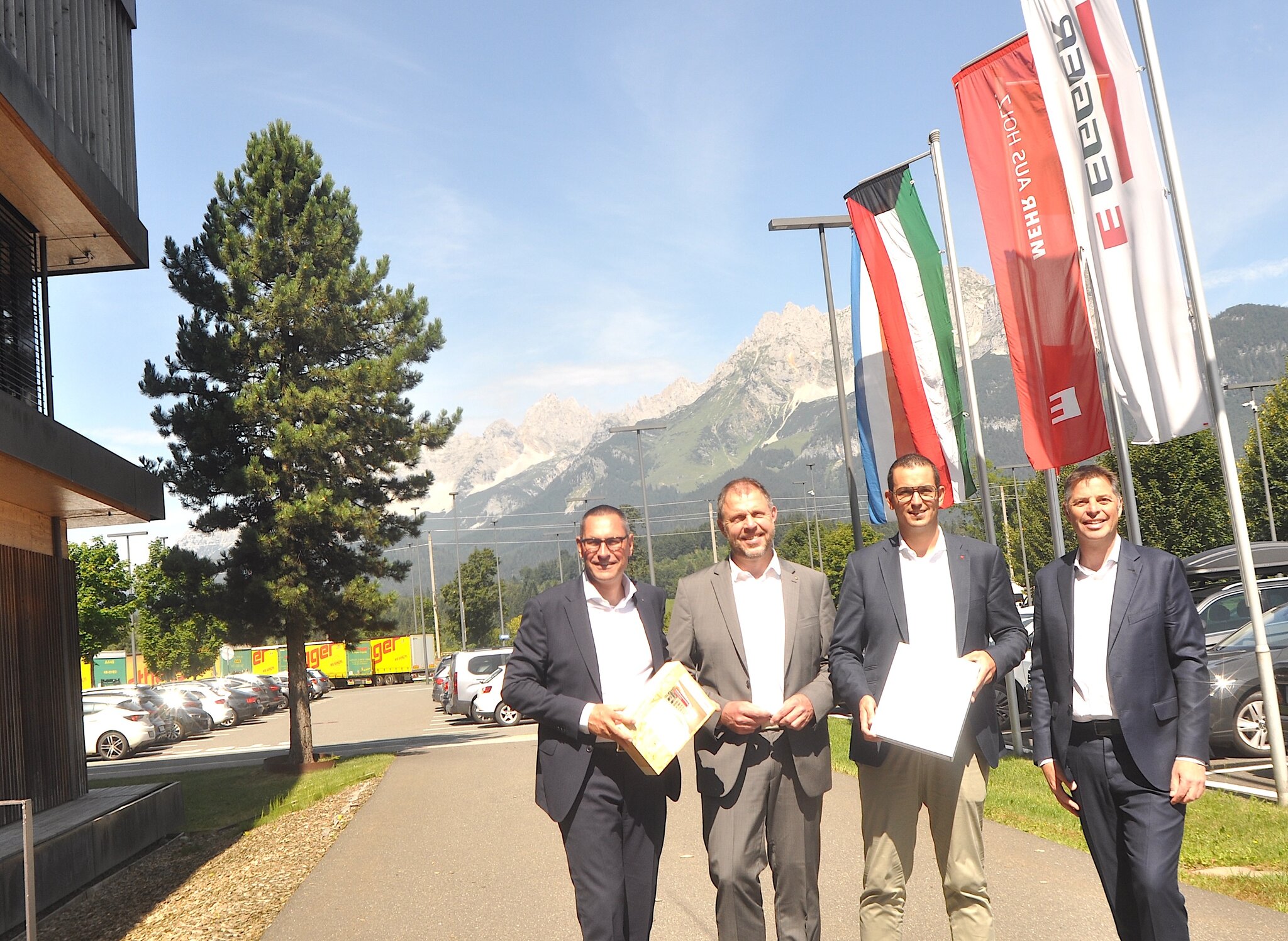 Egger, Bilanzpressekonferenz: Umsatz sank um 7,1 % auf 4,13 Milliarden Euro - Kitzbühel