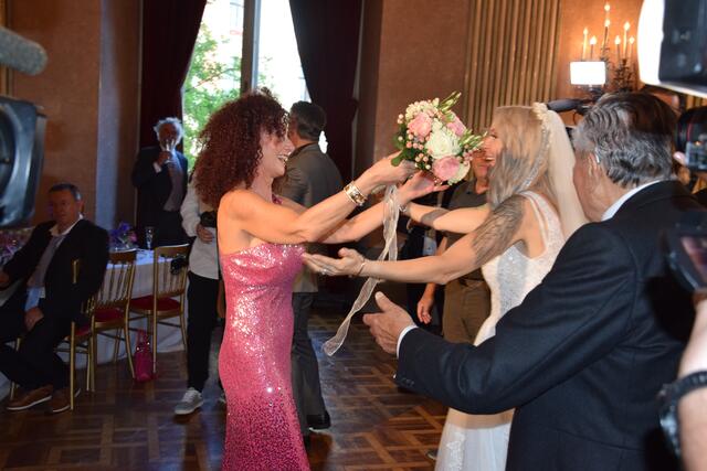 Rasch vorbei mit Zärtlichkeit: Christina "Mausi" Lugner ist wieder ...