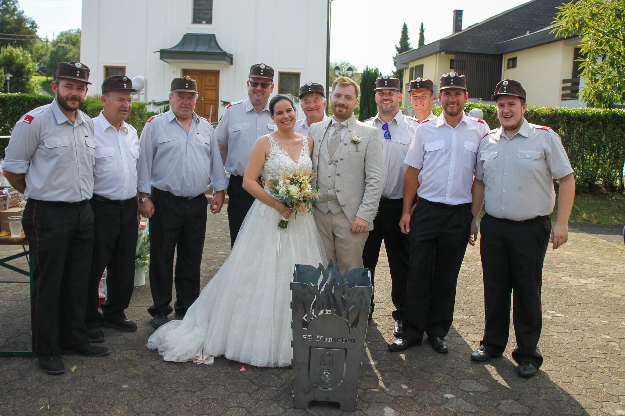 Feuerwehr Kemeten: Patrick Koller und Viktoria sagten zueinander Ja ...