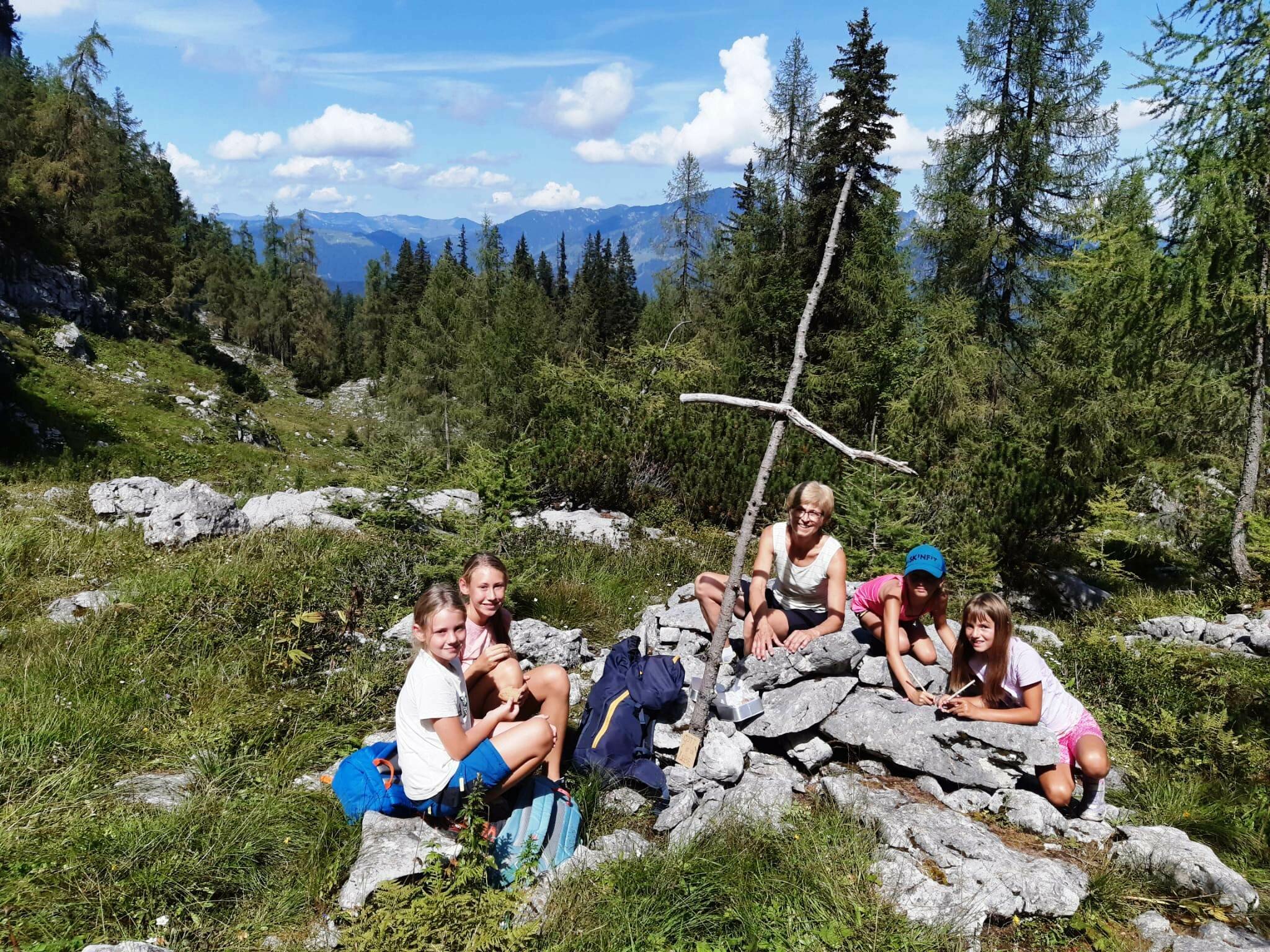 Gosau: Gedenkgottesdienst bei der Seekar-Höhle - Salzkammergut