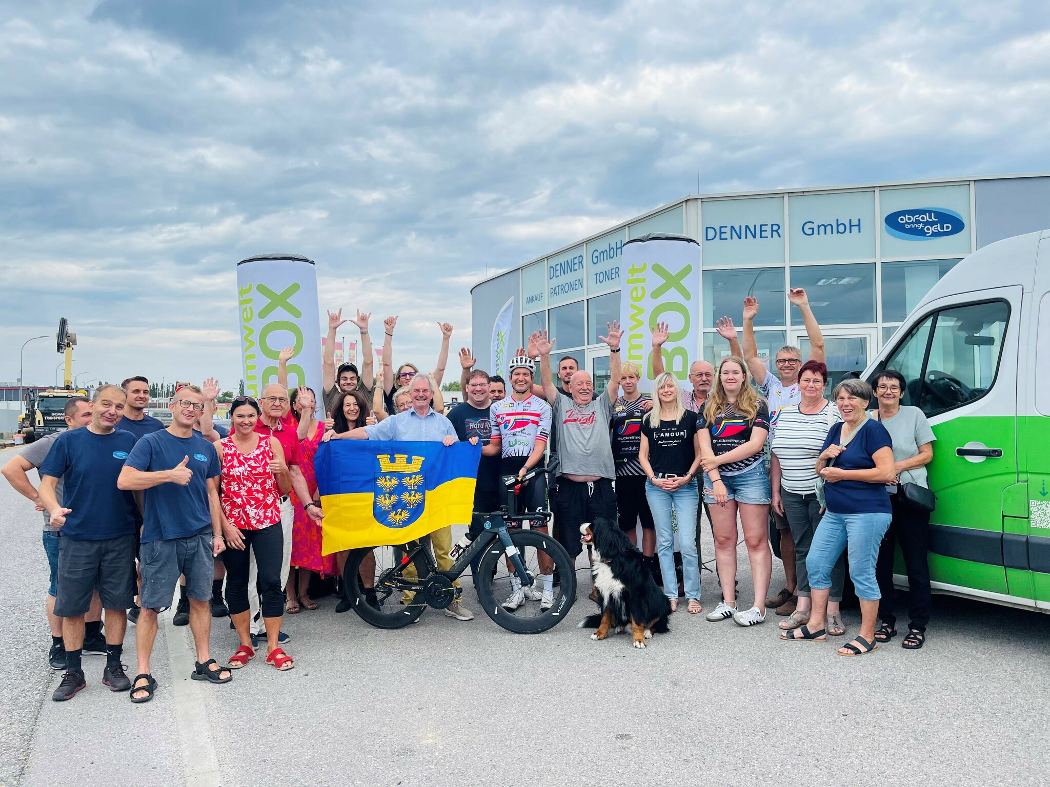 Eine Radtour mit großer Mission: Philipp Kaider fährt von Laa nach ...