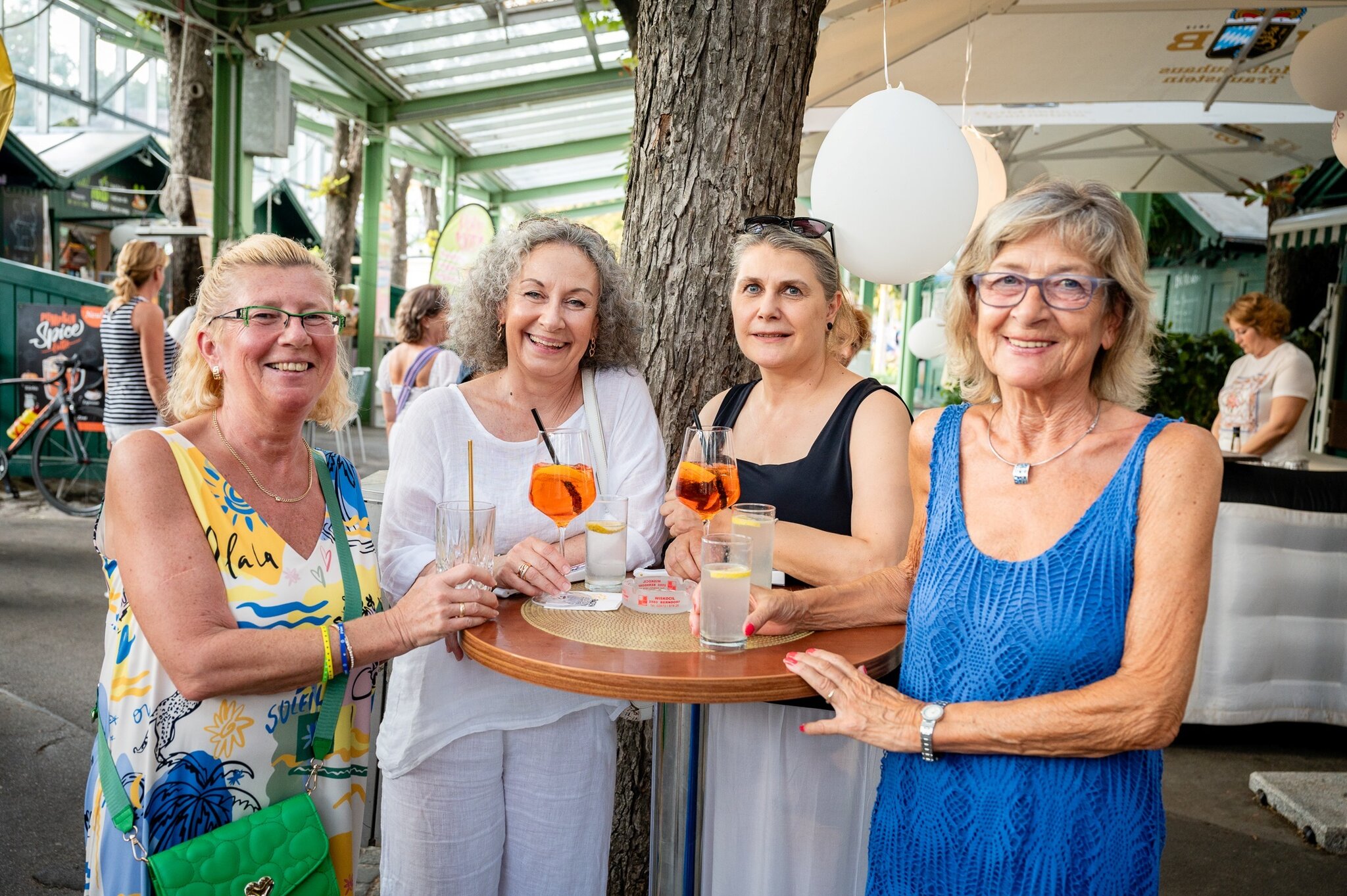 Baden feiert: Dancing Queens rockten Frauenparty am Grünen Markt - Baden