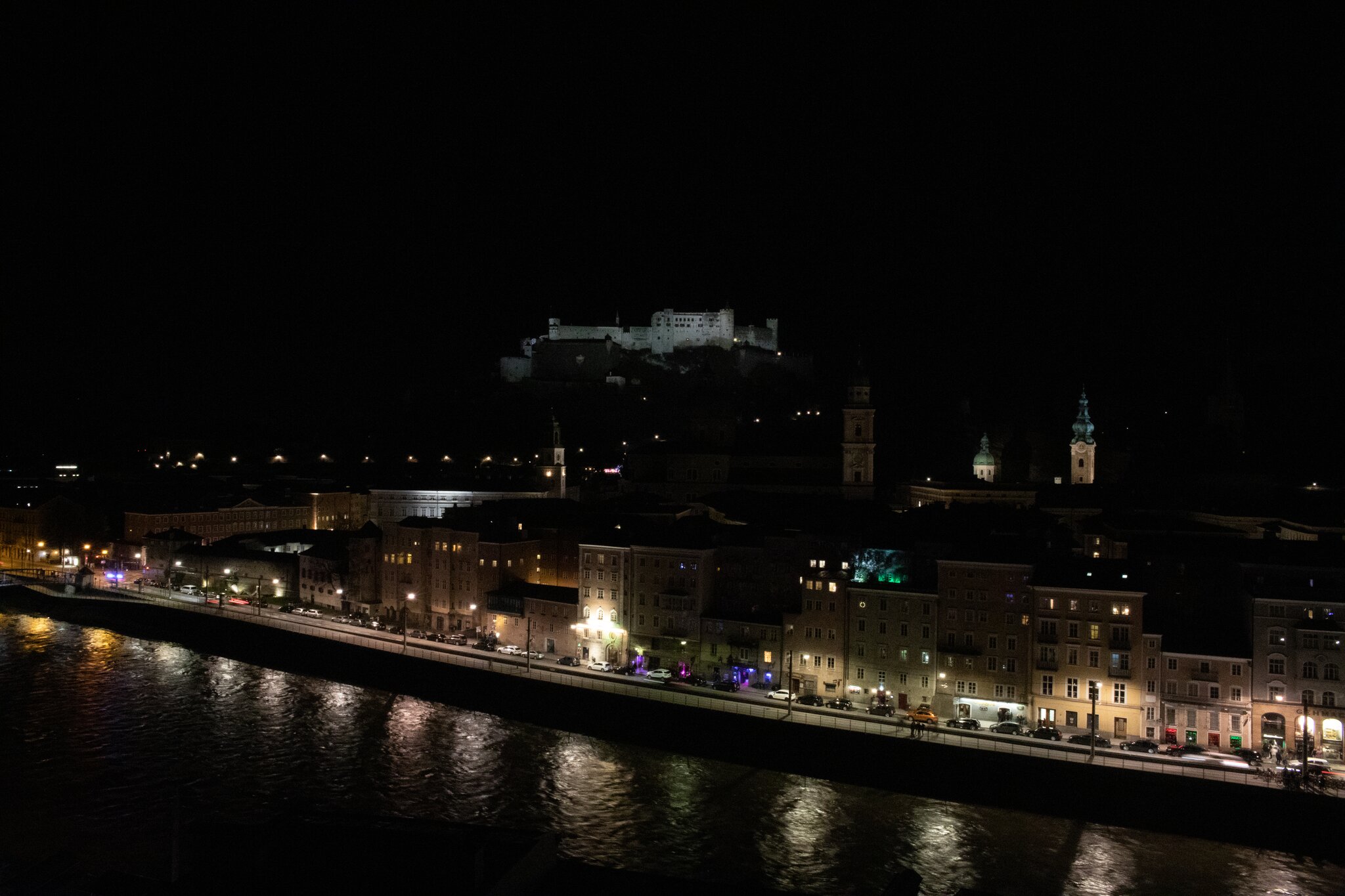 Earth Night 2024: Gebäude in der Stadt bleiben bei "Earth Night" dunkel ...