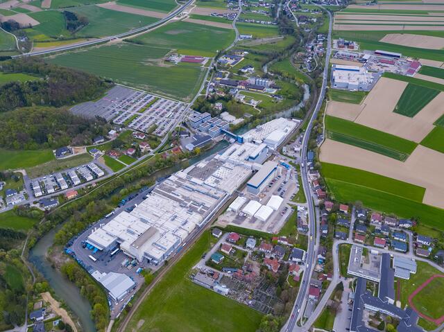 ZKW Group: Frischer Wind beim Lichtsysteme-Hersteller in Wieselburg ...