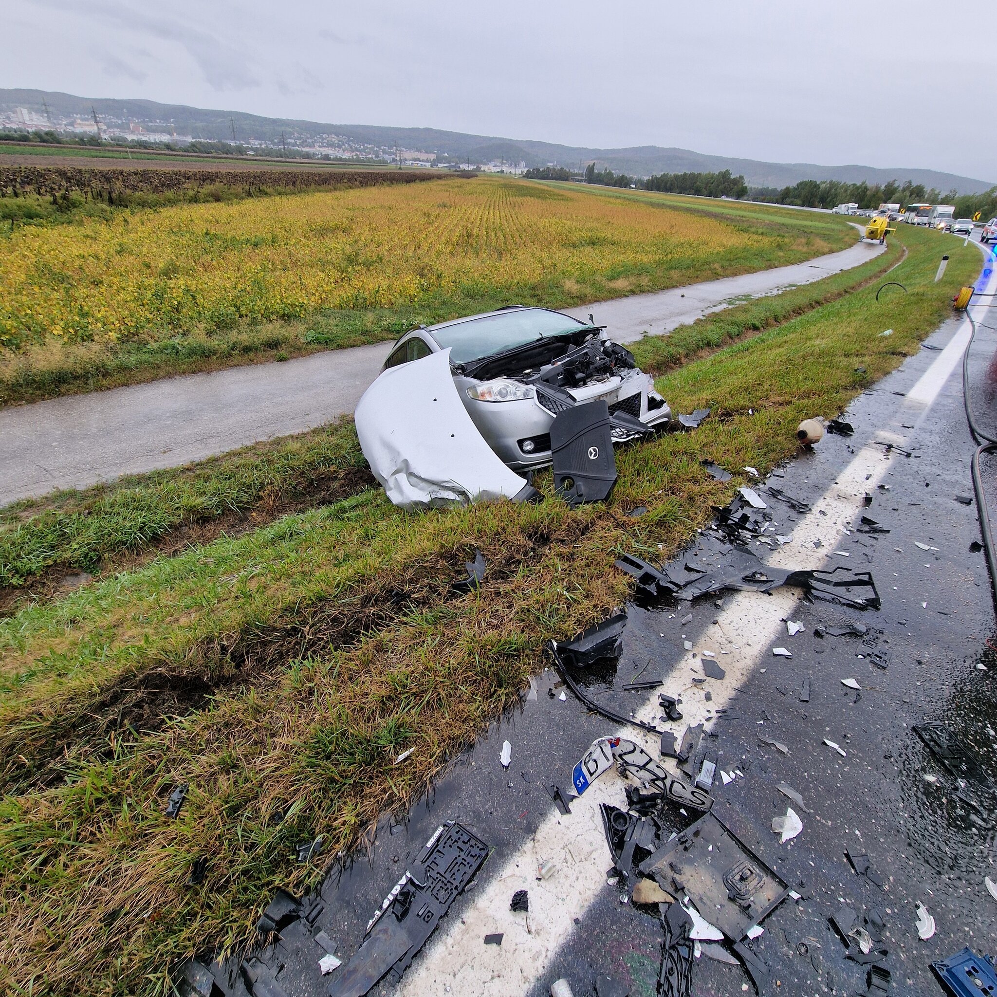 Verkehrsunfall S31: Zwei Personen eingeklemmt und schwer verletzt - Eisenstadt