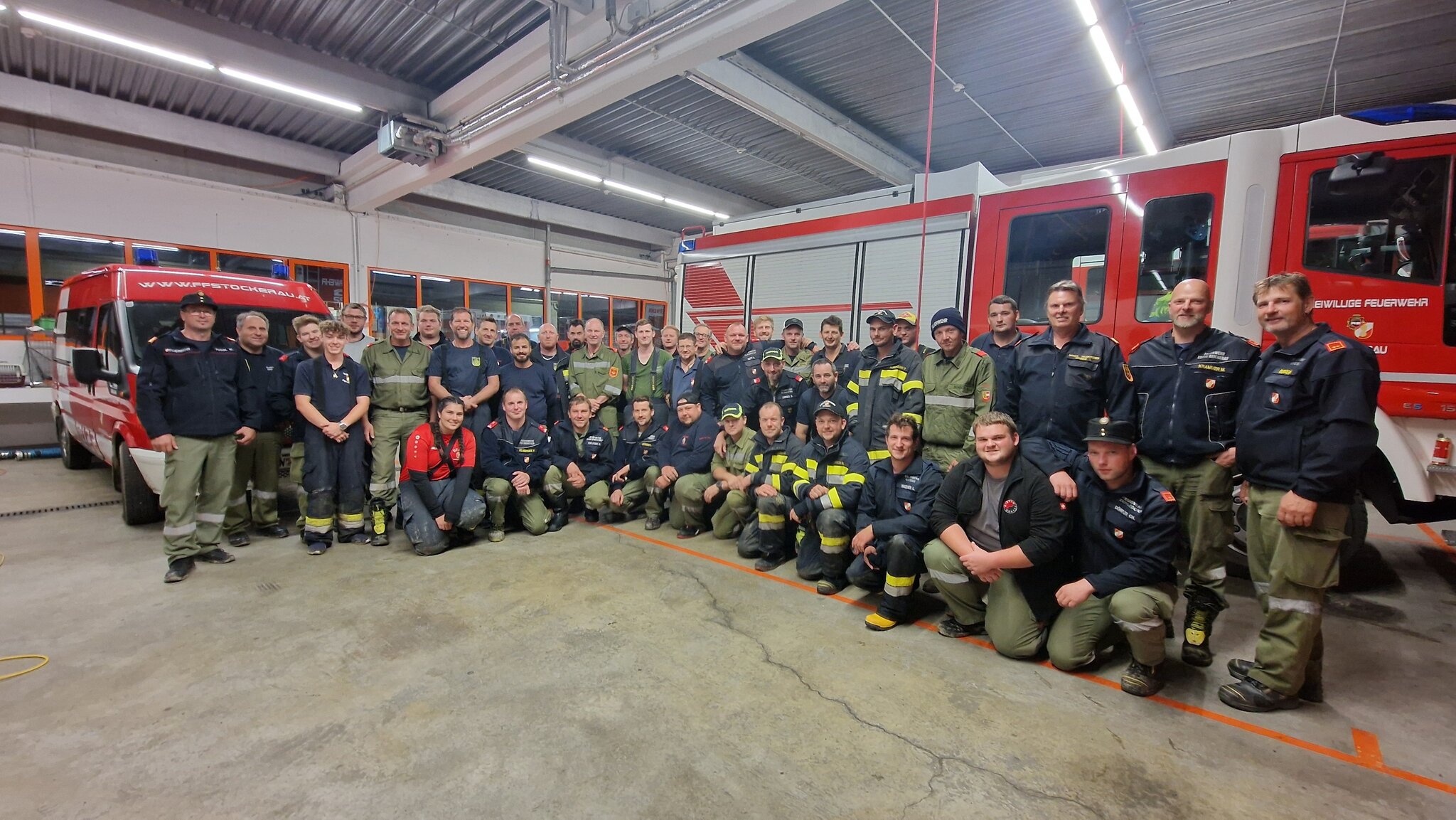 Katastrophenhilfe: Feuerwehr Kameraden aus dem Bezirk im ...