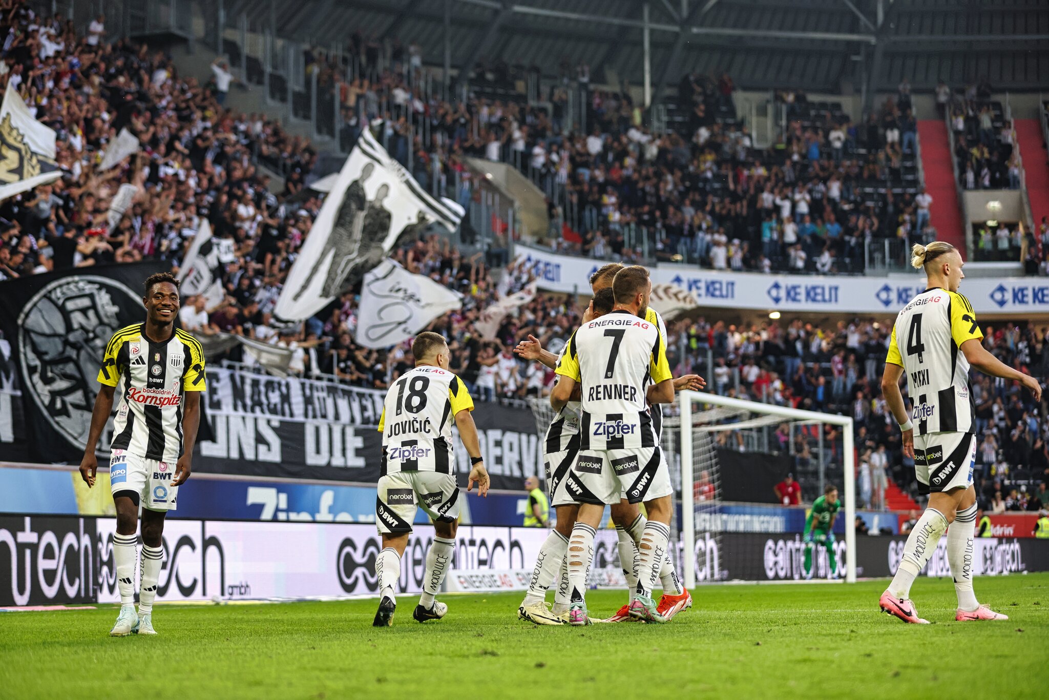 Langersehnter Heimsieg des LASK: Die Raiffeisen Arena bebte nach 4:2 ...