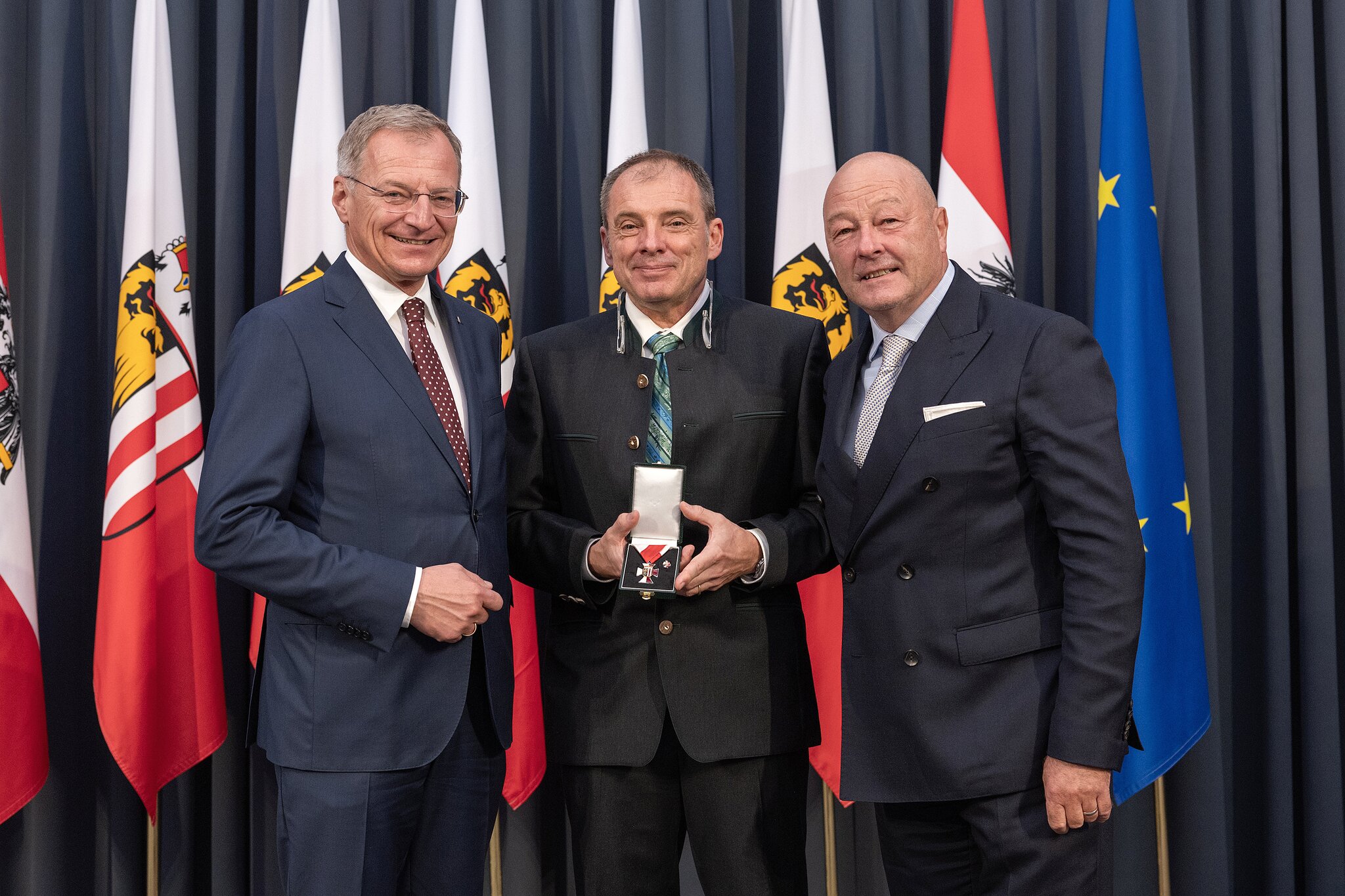 Ehrung für Ebenseer: Christian Fink erhält silbernes Verdienstzeichen ...