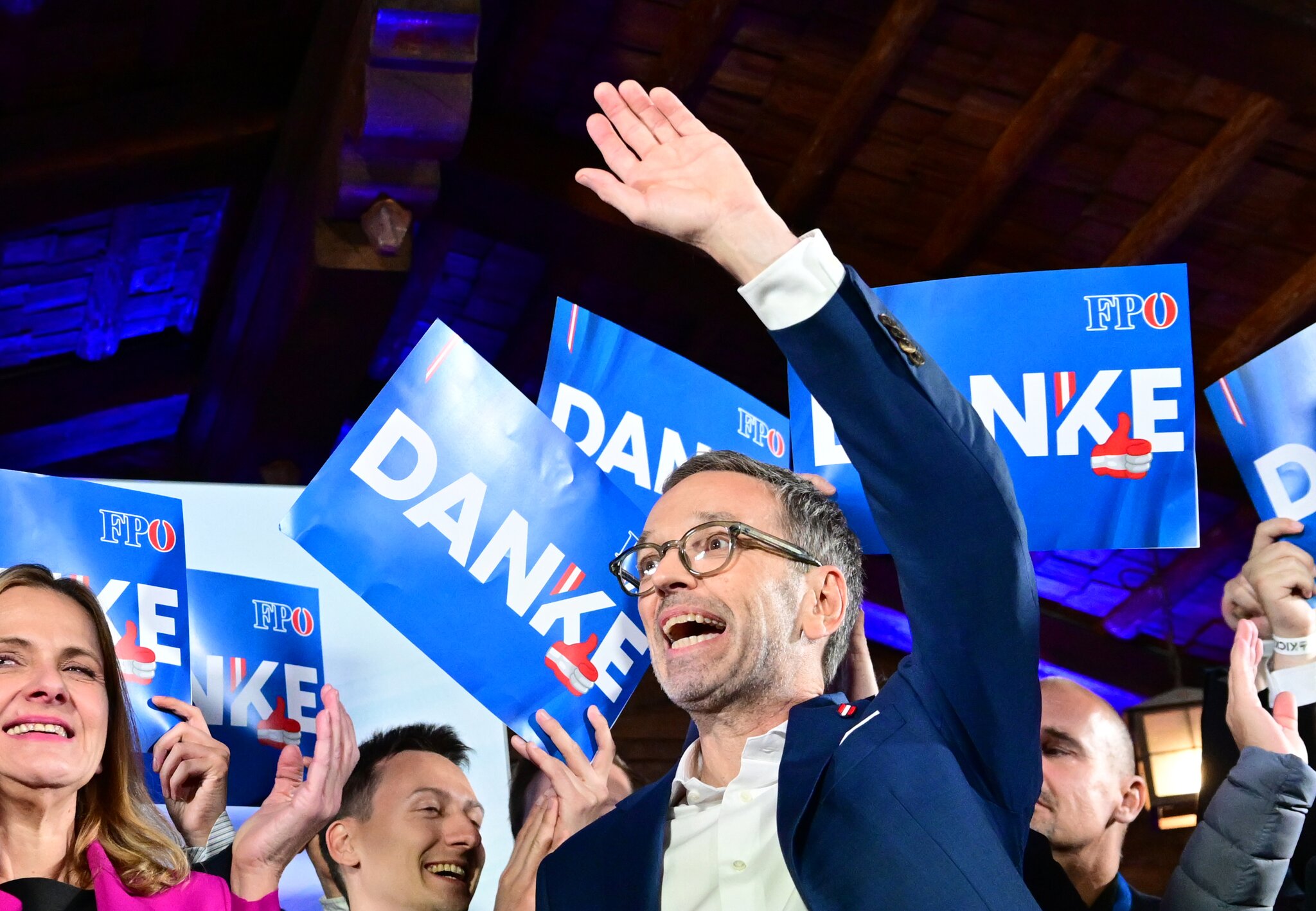 FPÖ belegt Platz 1 im Bund: Liveticker zur Nationalratswahl 2024 in ...