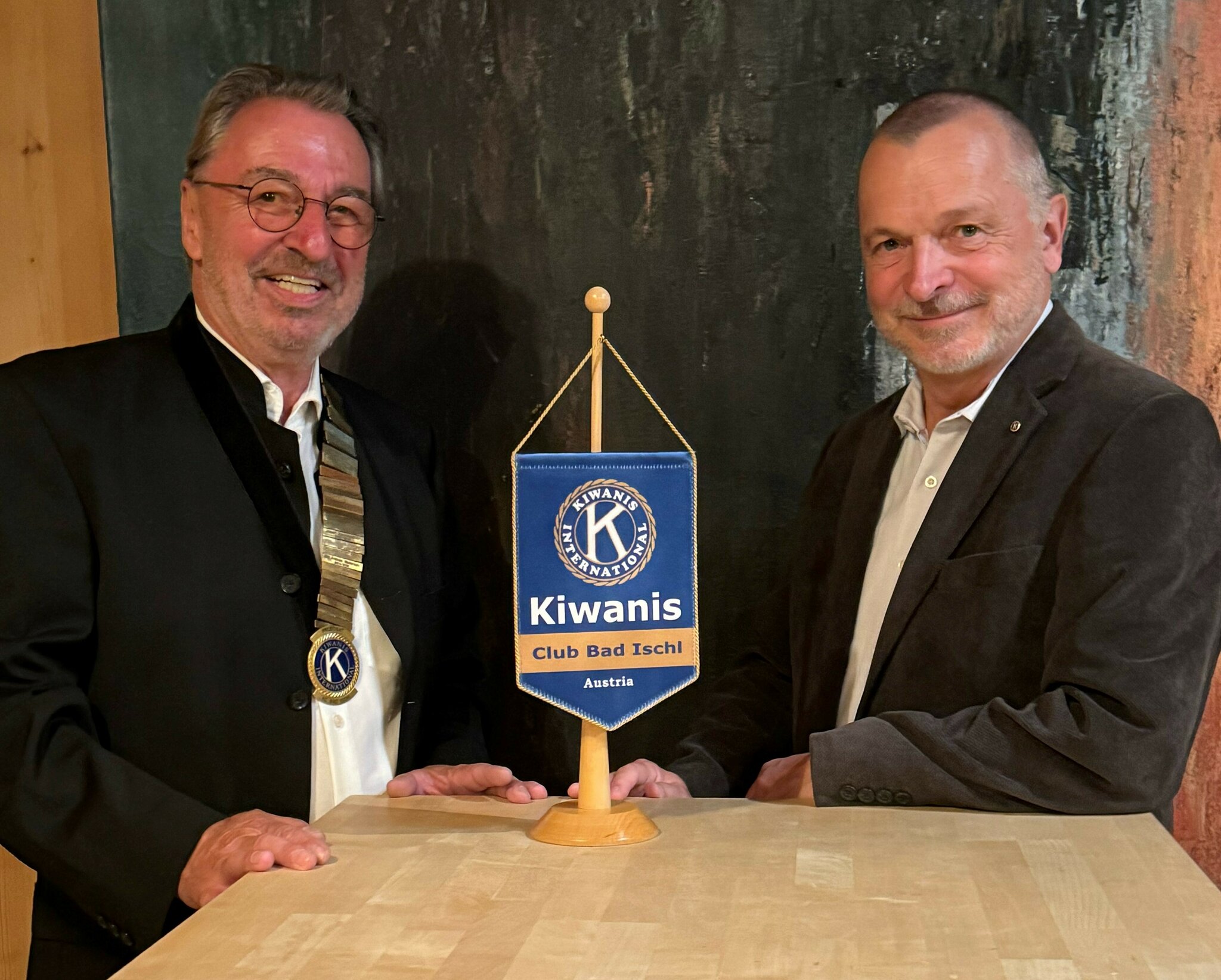 Rudolf Mayr folgt Martin Gessl: Präsidentenwechsel beim Kiwanis Club ...