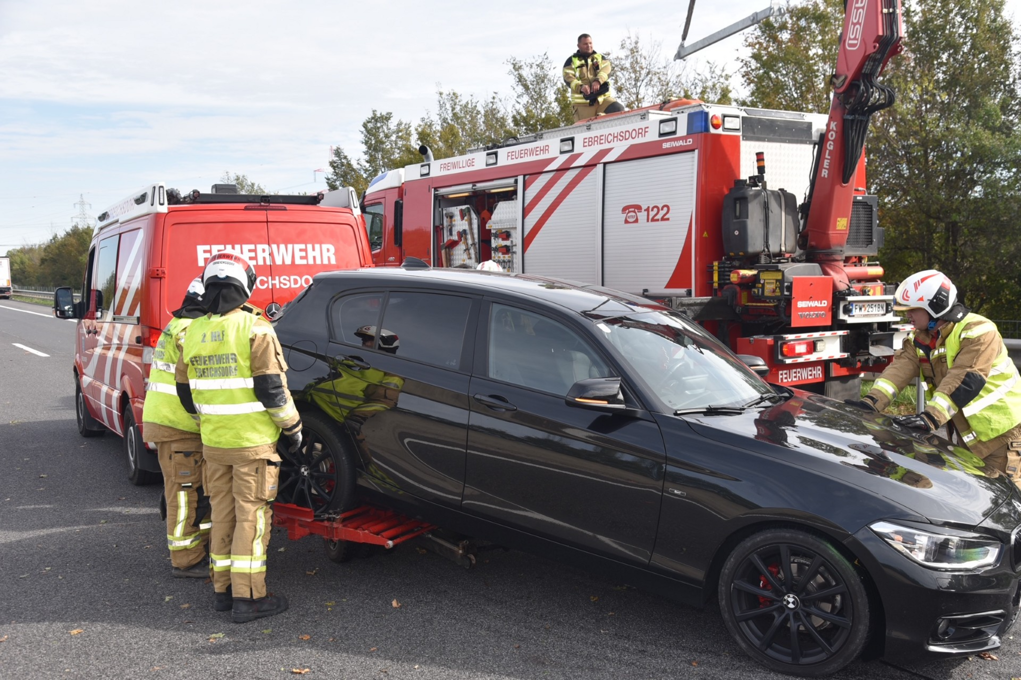 Tragischer Unfall: Pannenfahrer stirbt bei schwerem Unfall auf der A 3 - Baden