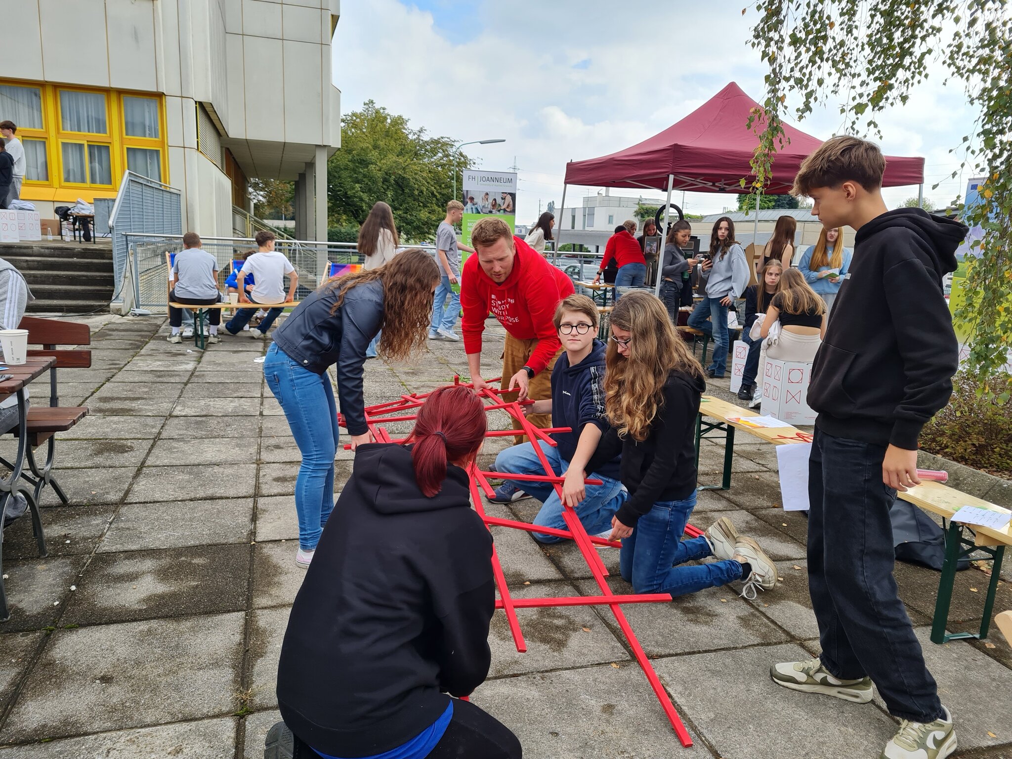 Mitmachstationen in Deutschlandsberg: Pop-up-Store der FH Joanneum bei der HAK.HAS ...