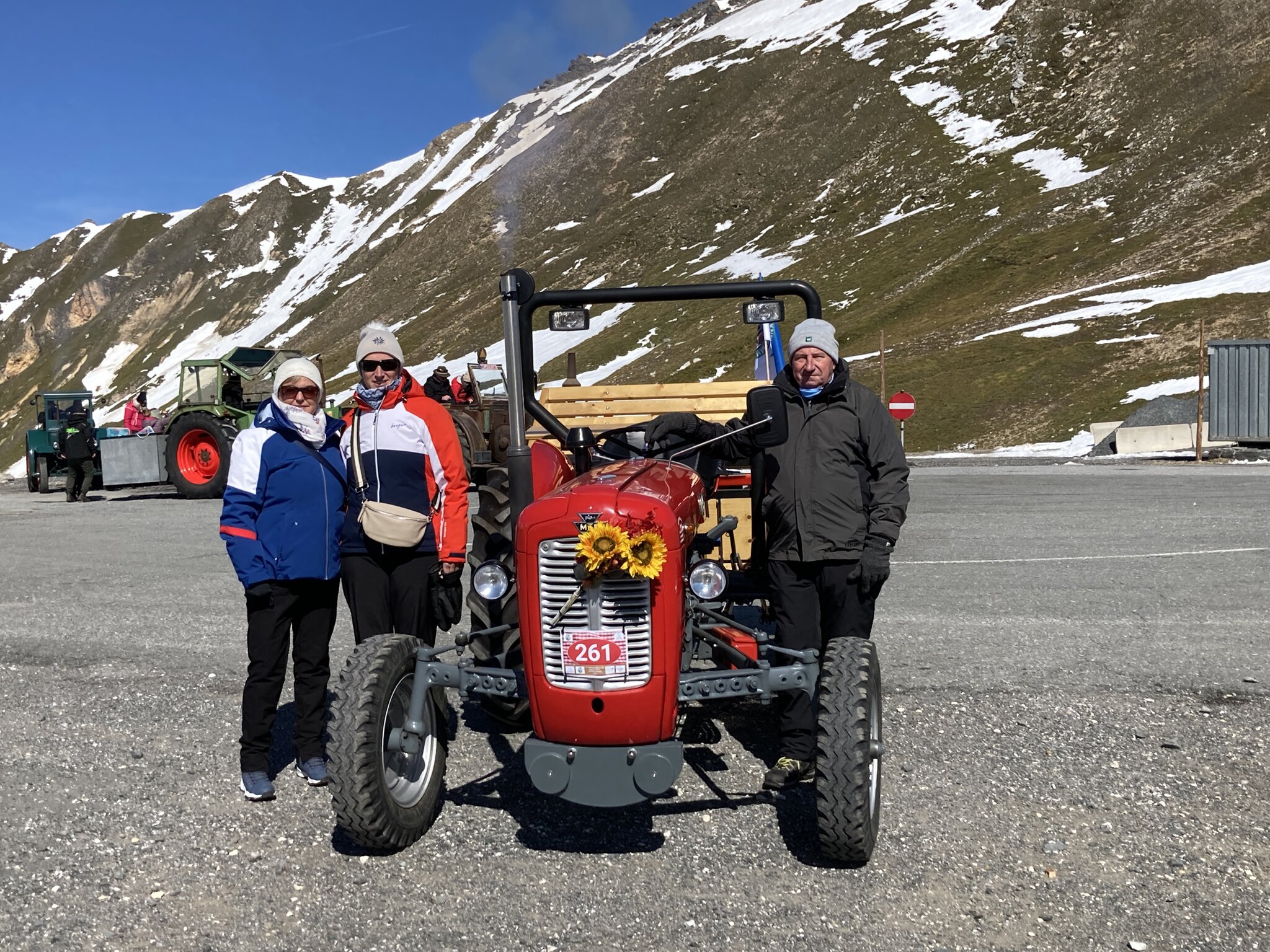Tradition: Esternberger mit Oldtimer-Traktor bei "Glockner-WM" am Start ...