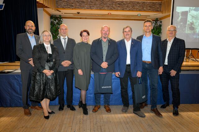 Jubilarfeier: Schretter & Cie ehrte langjährige Mitarbeiter - Reutte