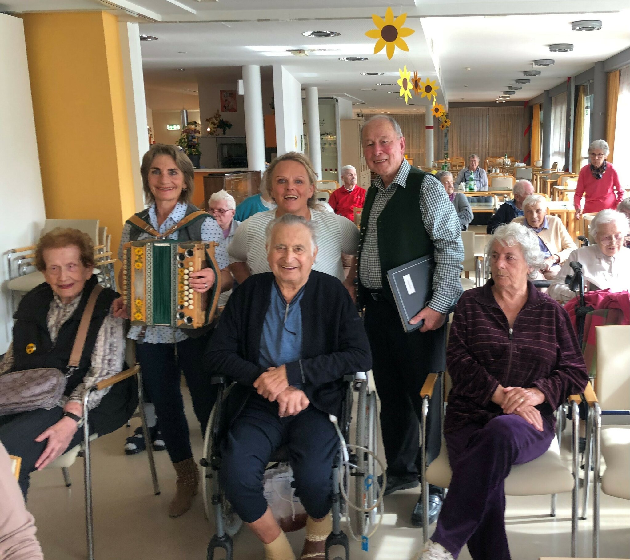 Besuch bei der Volkshilfe: "Herzenzeilen" sorgten in Eggenberg für Unterhaltung - Graz