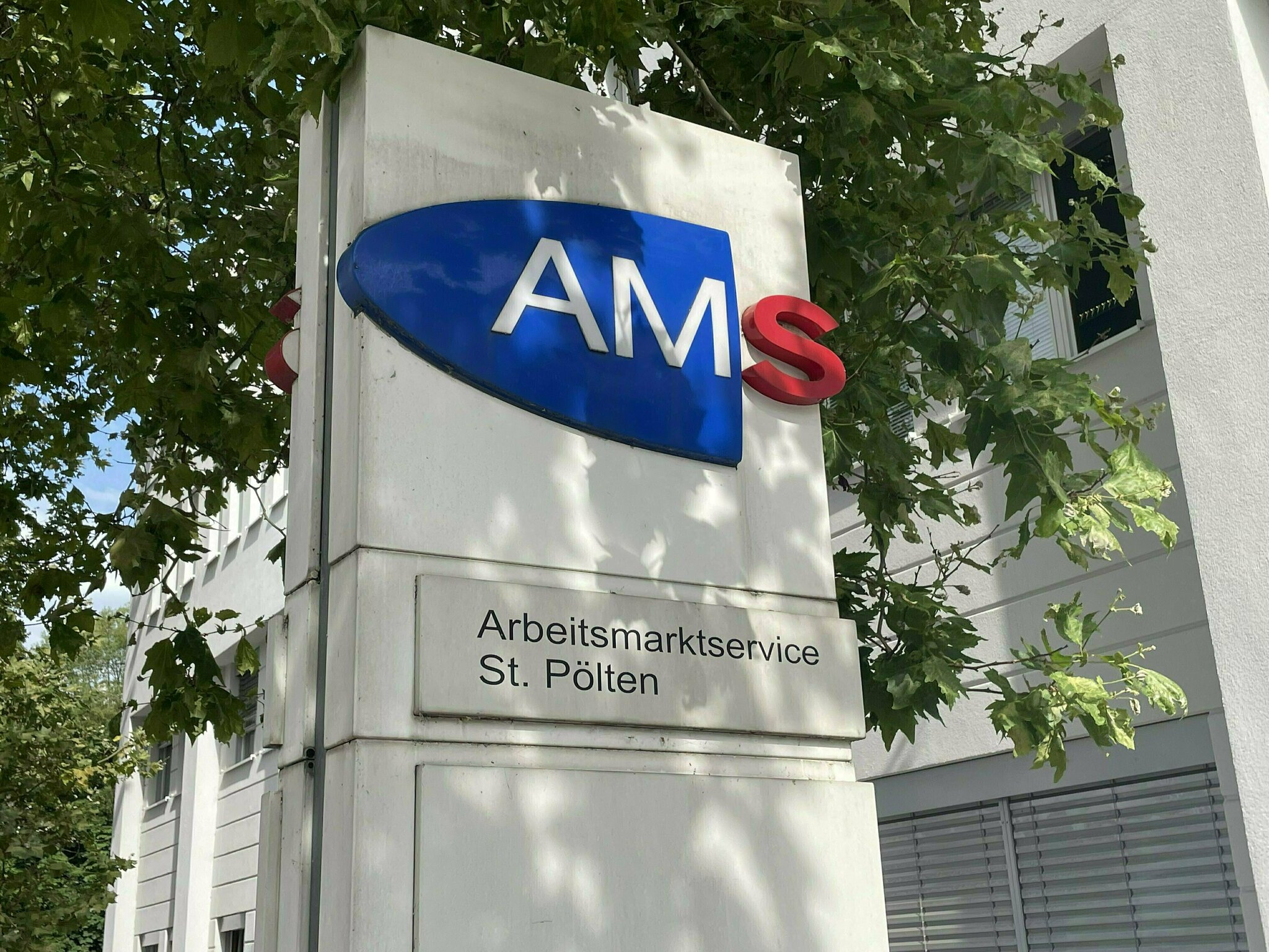 AMS St. Pölten: Arbeitslosigkeit steigt, 59.195 Vermittlungsvorschläge ...
