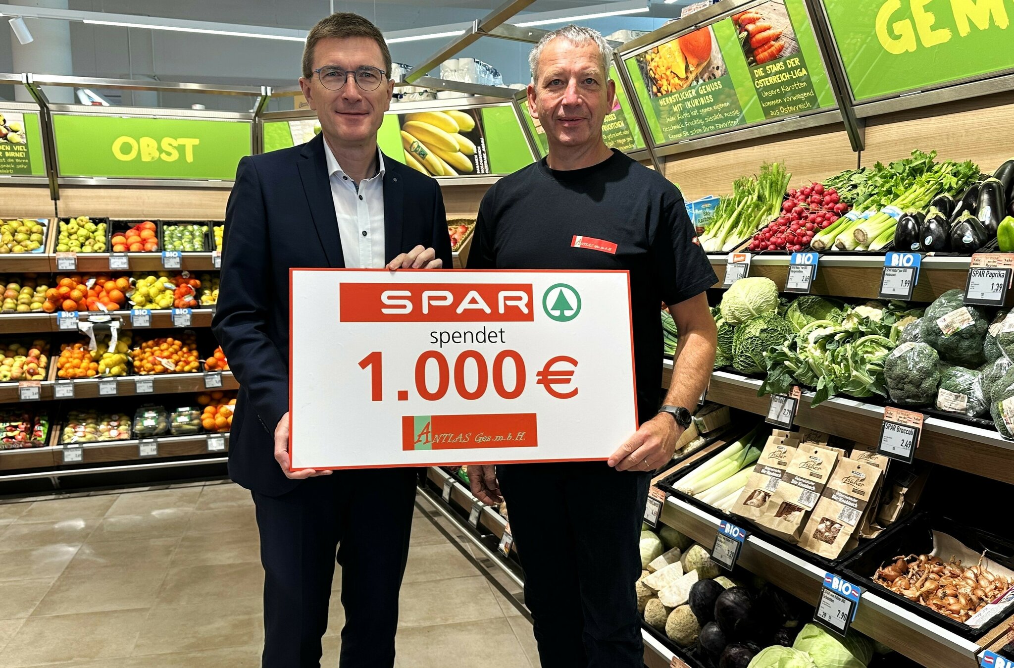 Spende an Sozialorganisation: Spar überreicht 1.000 Euro an Antlas - St ...
