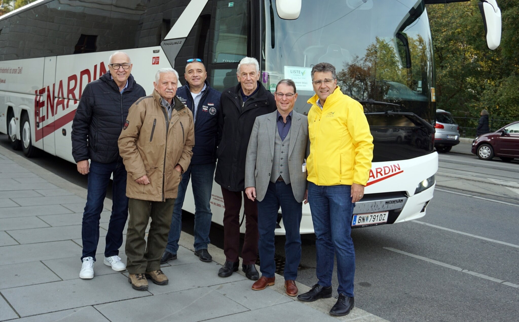 Architekt Oissner gab Infos: Vöslauer Senioren besuchten Parlament - Baden
