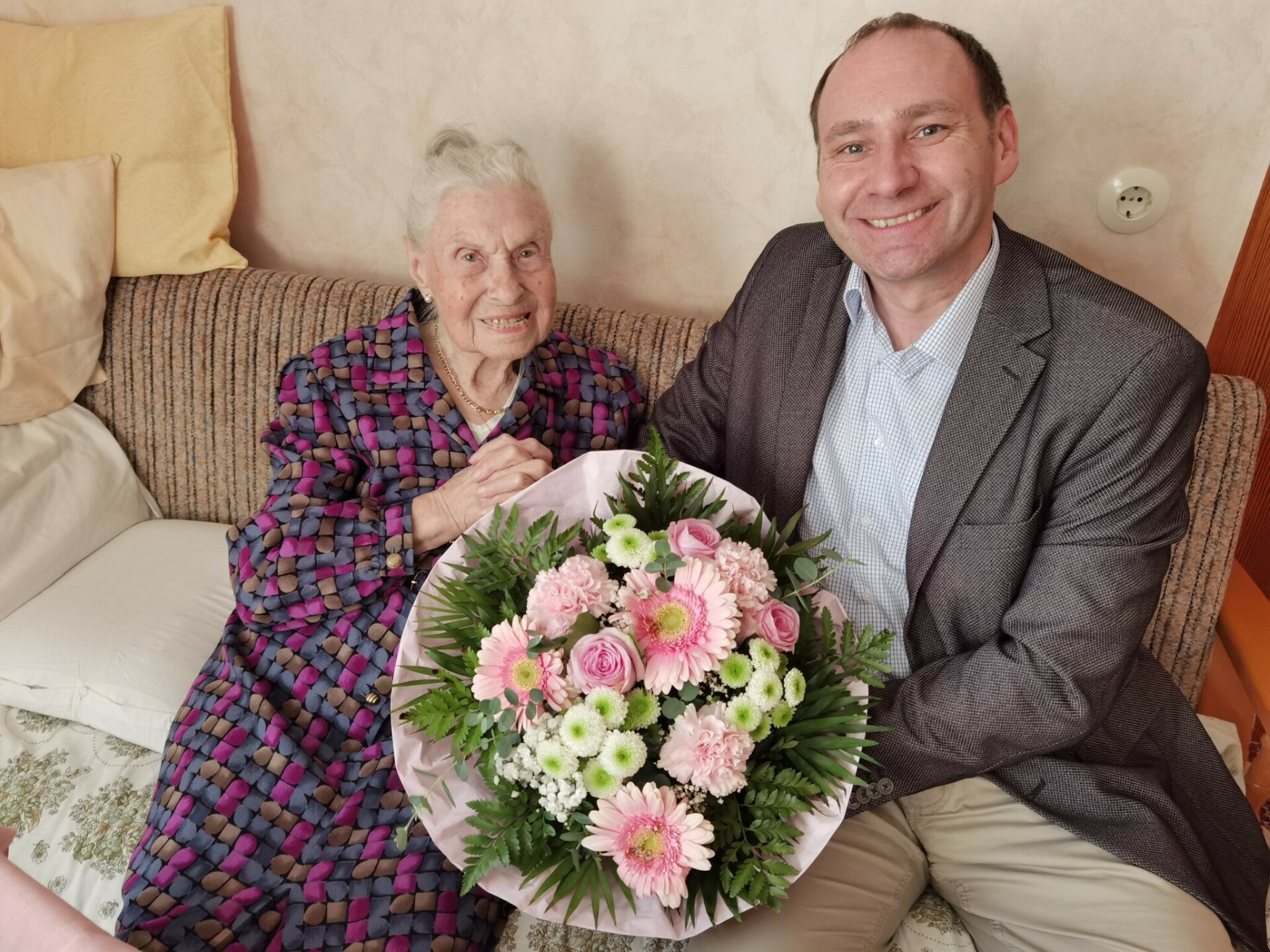 Jubilarin im Bezirk: 90. Geburtstag von Herta Schmitz in Maria Ellend ...