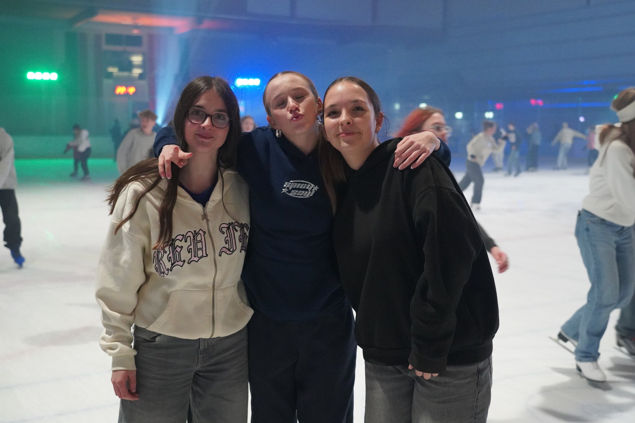 Junge Stadt Weiz: Eisdisco in Weiz begeistert zum Saisonstart - Weiz