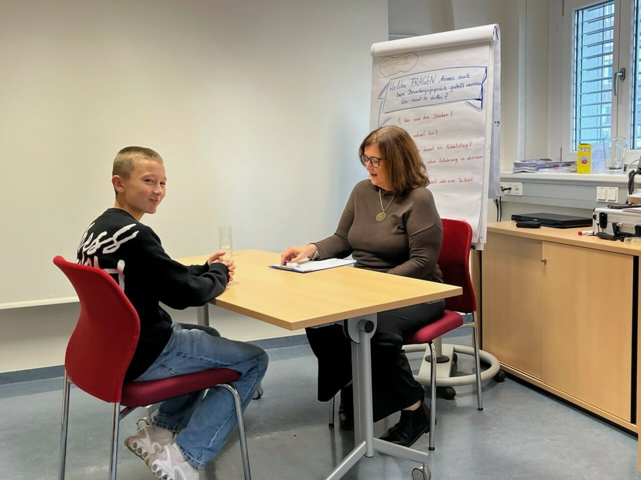 SMS Schubertviertel: Wenn sich Schüler beim AMS bewerben - Enns