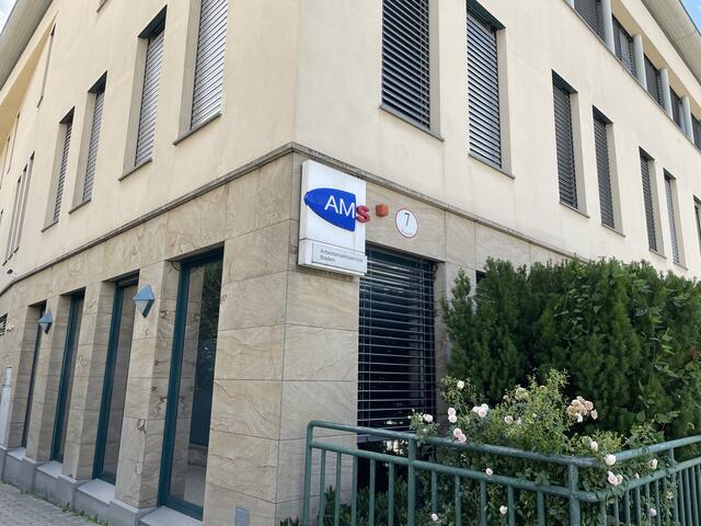 AMS Botschaft: Der Arbeitsmarkt ist im Bezirk Baden in hoher Dynamik - Baden