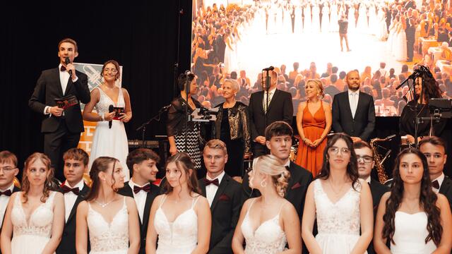 Bildergalerie: HAK Perg Maturaball 2024 – Ein Abend voller Eleganz und ...