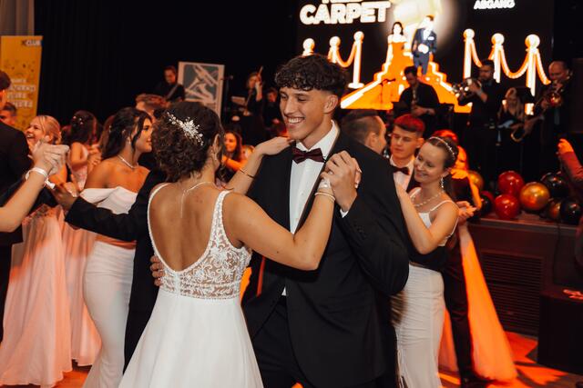 Bildergalerie: HAK Perg Maturaball 2024 – Ein Abend voller Eleganz und ...