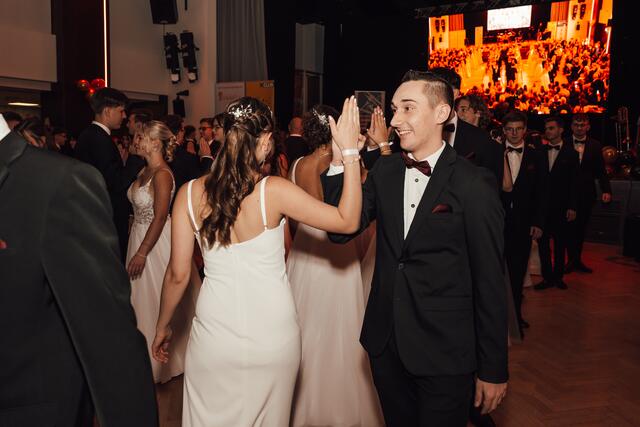 Bildergalerie: HAK Perg Maturaball 2024 – Ein Abend voller Eleganz und ...