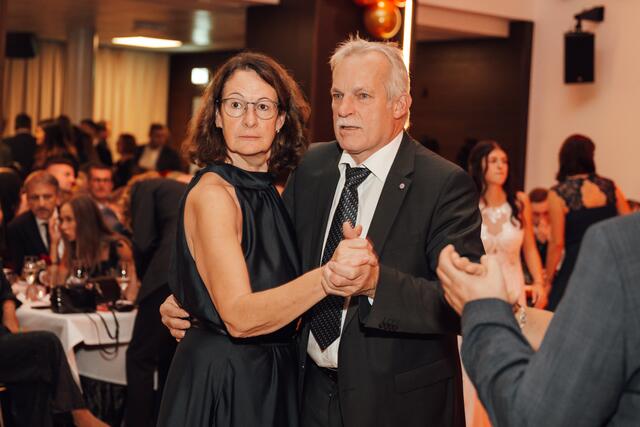 Bildergalerie: HAK Perg Maturaball 2024 – Ein Abend voller Eleganz und ...