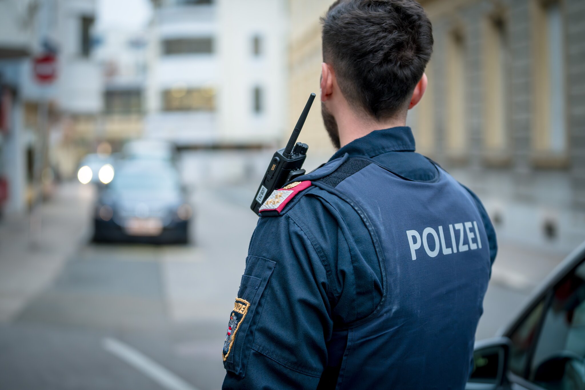 Feuerwehr im Einsatz: Verkehrsunfall - Alkolenker (52) kam von Fahrbahn ...