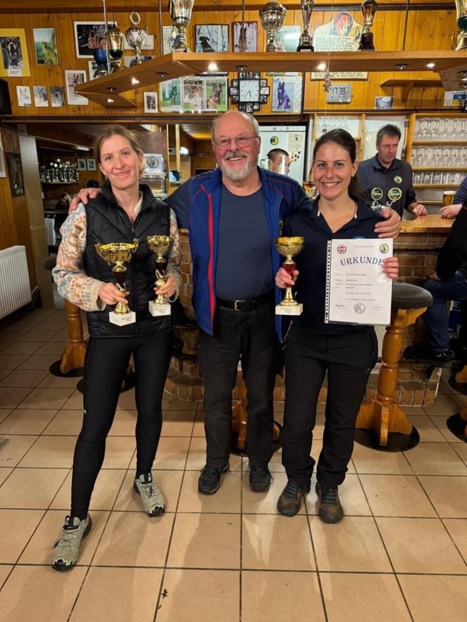 Hundesport: Erfolgreiches Vereinsturnier in der 1. NÖ Hundesportschule ...