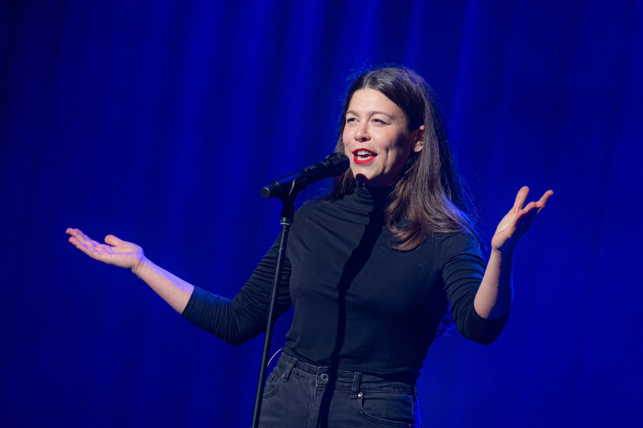 Kabarett zur Bewältigung: Verena Titze bringt ihr Burnout auf Wiens ...