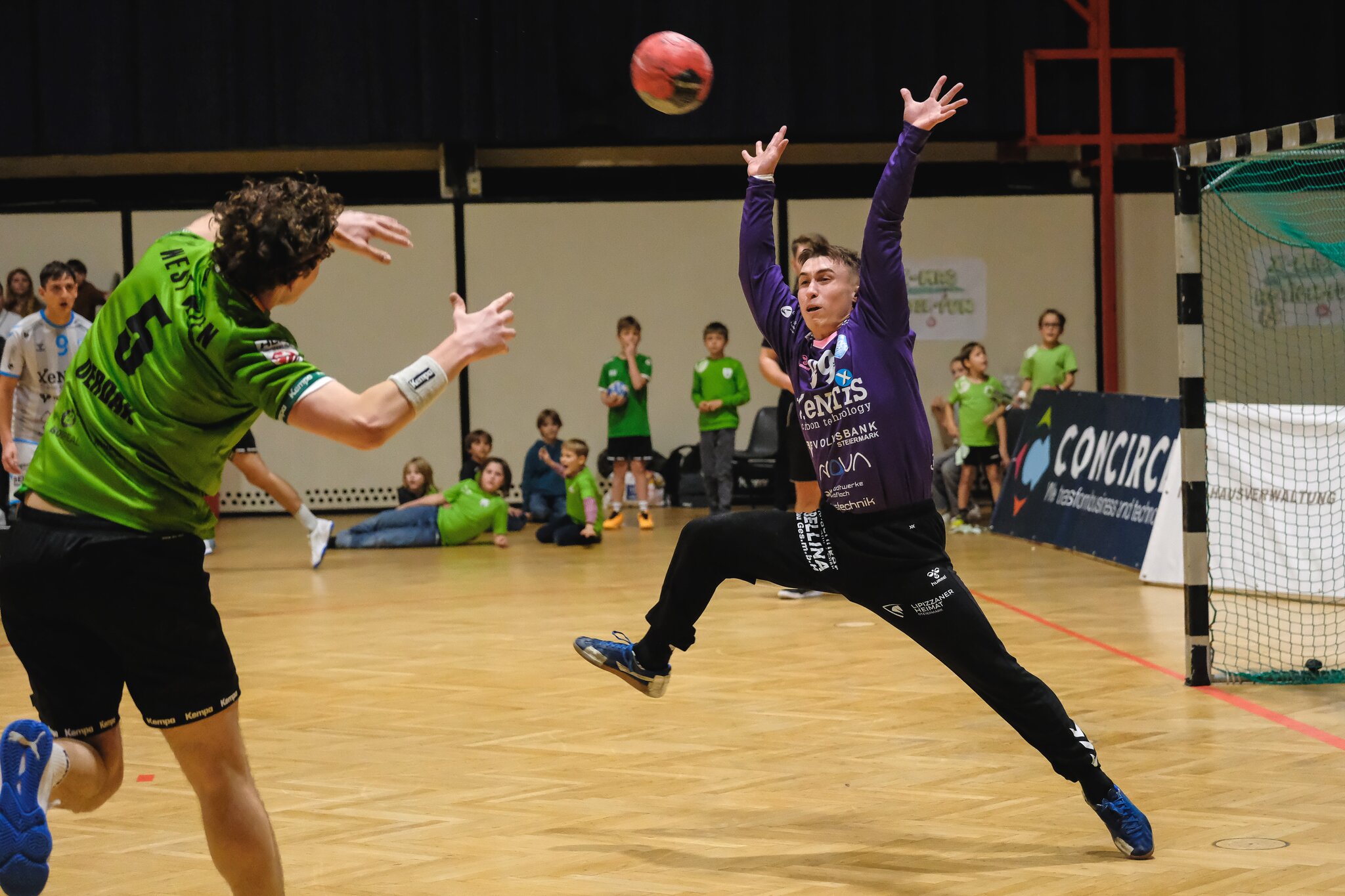 Klarer Sieg der HSG gegen Westwien: Befreiungsschlag der Handballer ...