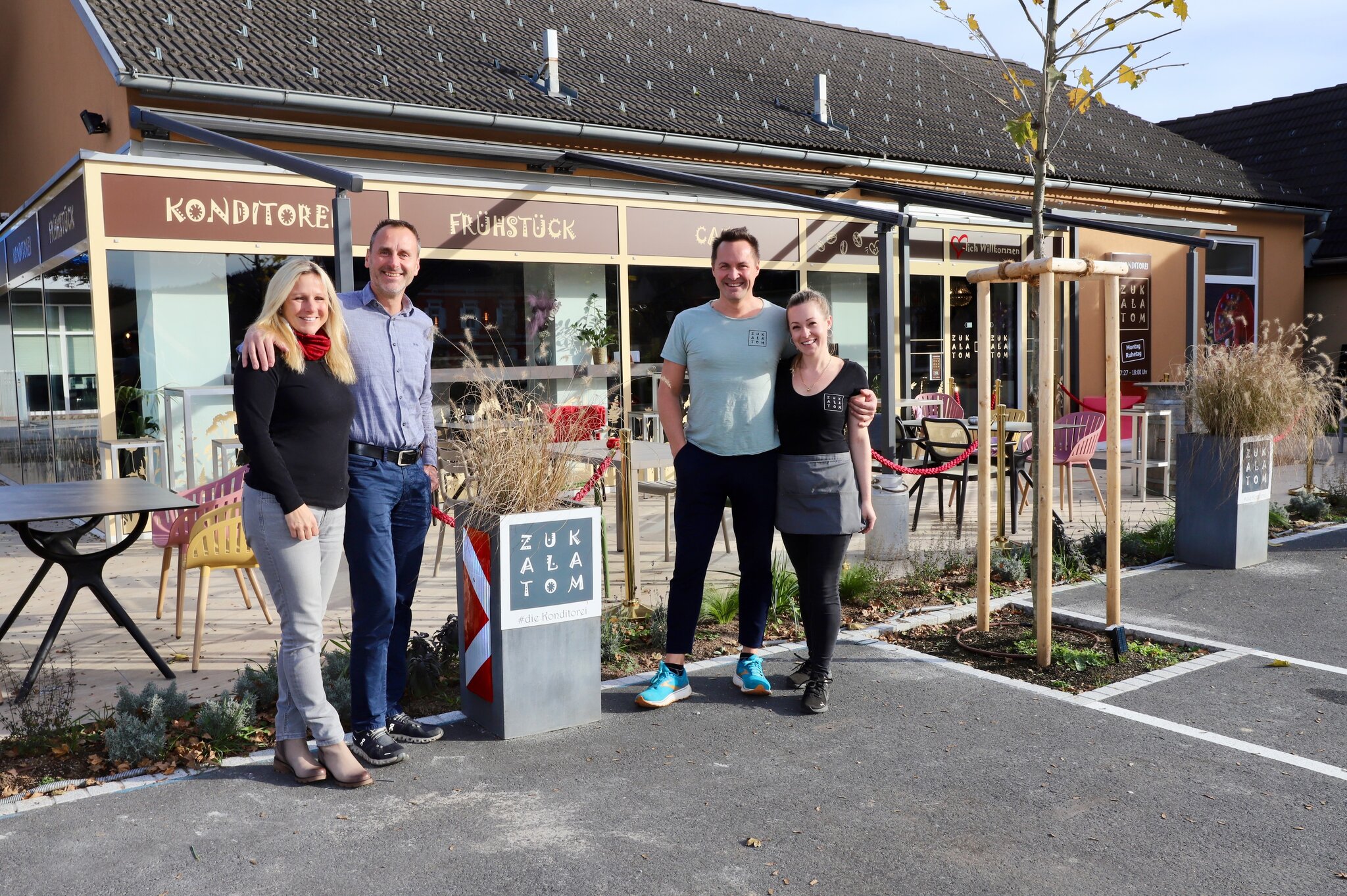 Café-Konditorei Zukalatom in Bad Waltersdorf: Aus Autohaus wurde ...