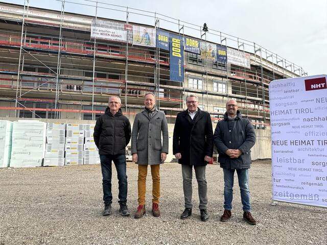 Neue Heimat Tirol: Dachgleiche bei neuer Wohnanlage in Erpfendorf ...