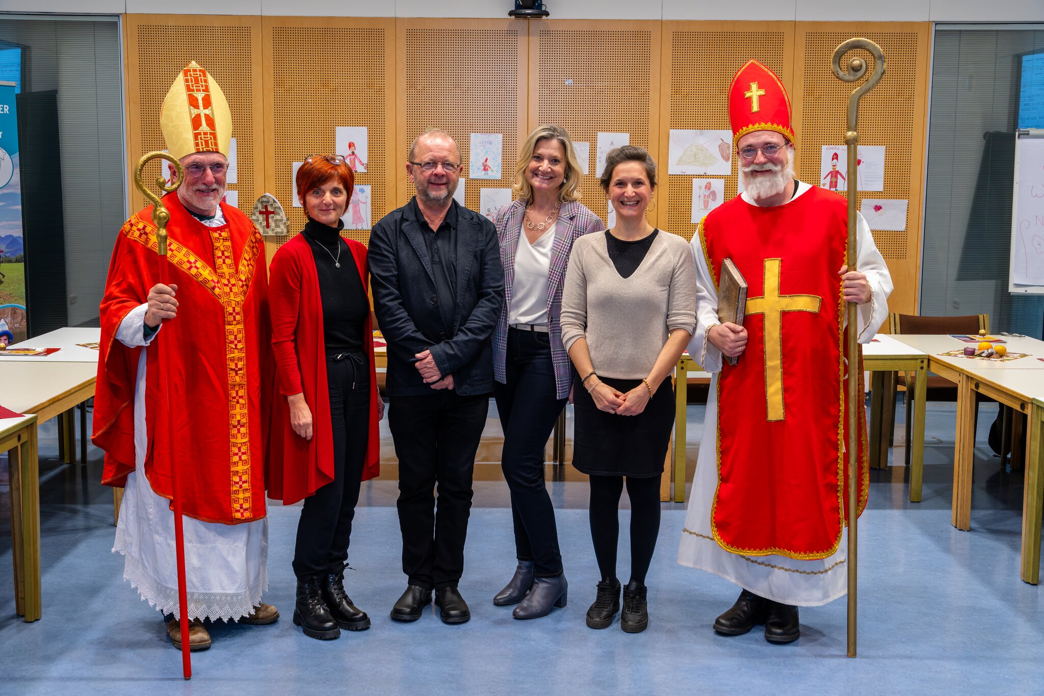 Diözese Linz: Seit 30 Jahren geht der Nikolaus in Linz zur Schule - Linz