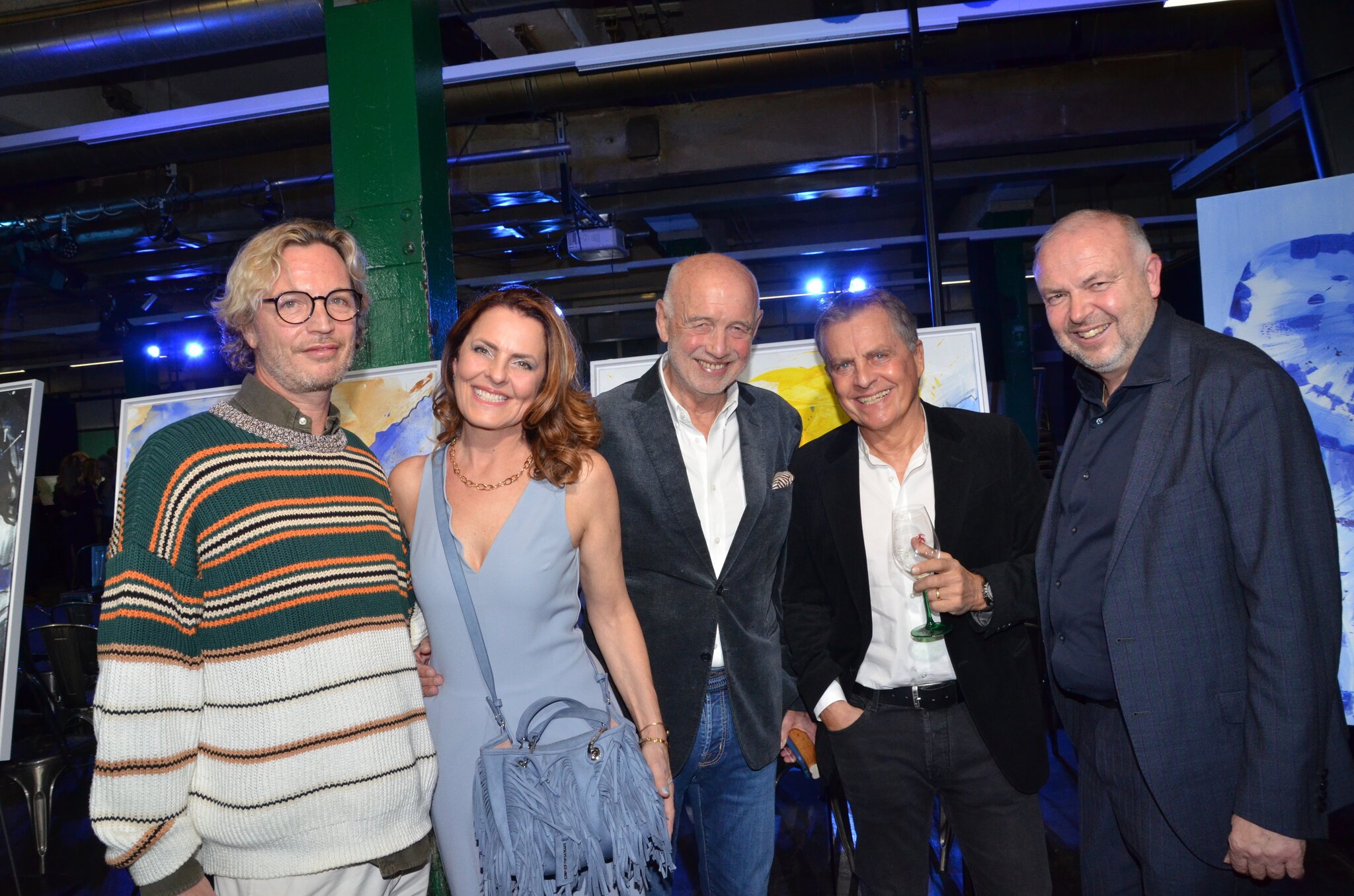 "Staudart" in Wattens: Live-Act-Vernissage von Irina Staud mit vielen ...